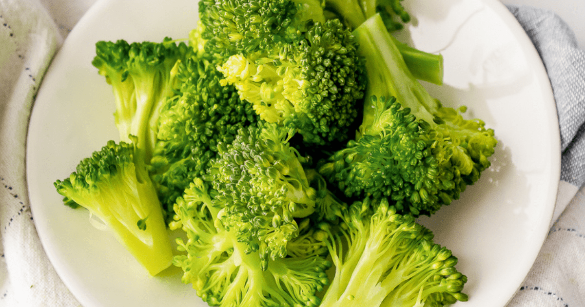 How to Steam Broccoli (Easy Steamed Broccoli Recipe)