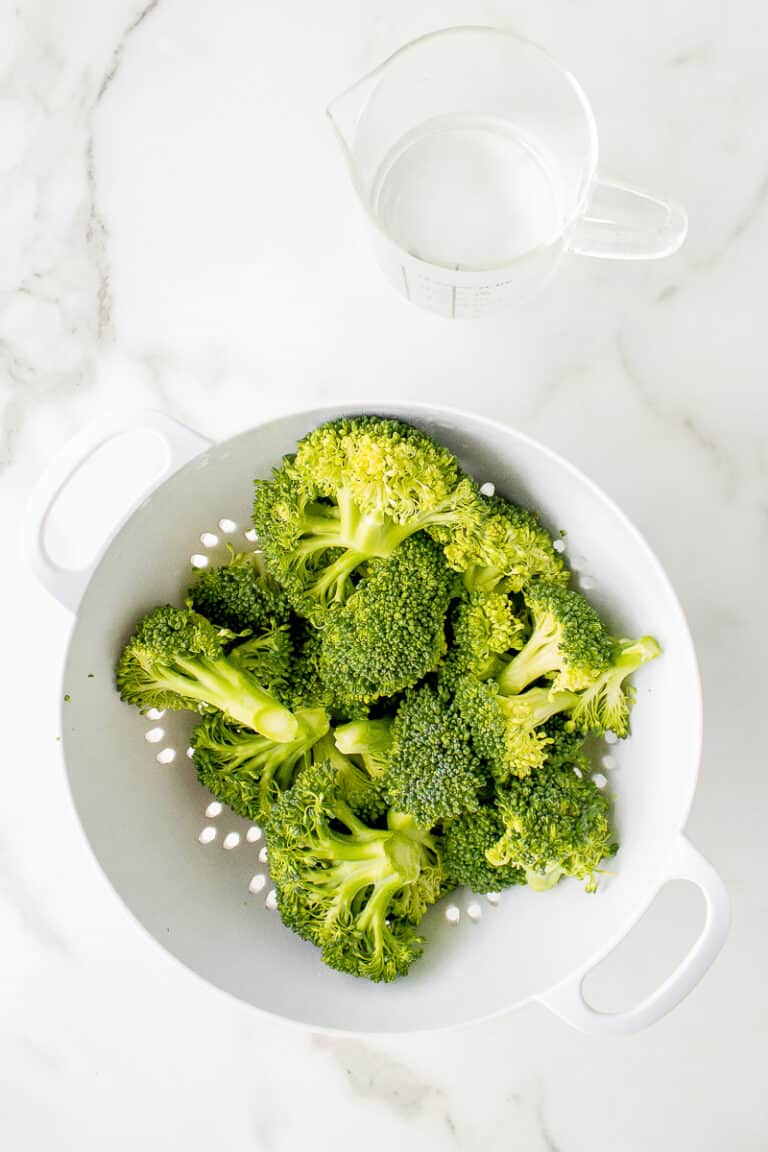 How to Steam Broccoli (Easy Steamed Broccoli Recipe)