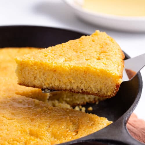 Easy Skillet Cornbread Recipe | All Things Mamma