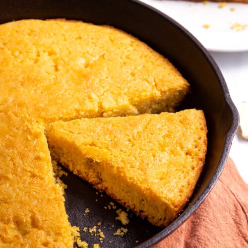 Easy Skillet Cornbread Recipe | All Things Mamma