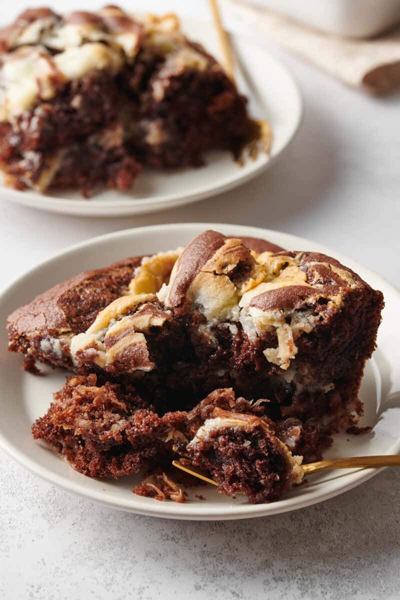 Gooey Chocolate Earthquake Cake Recipe | All Things Mamma