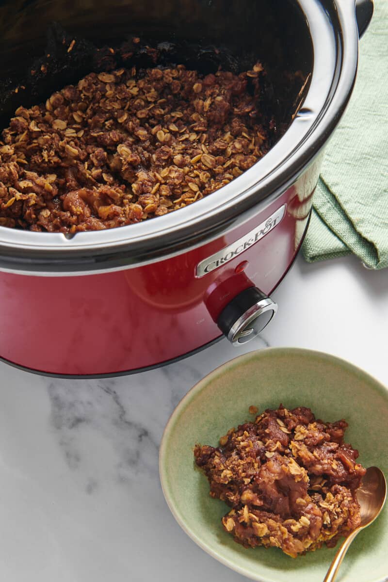 Easy Slow Cooker Apple Crisp | All Things Mamma