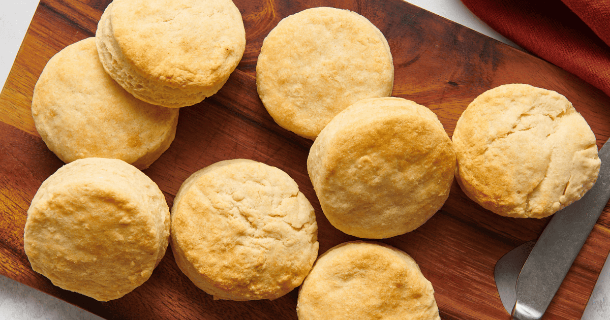 Easy 7UP Biscuits | All Things Mamma