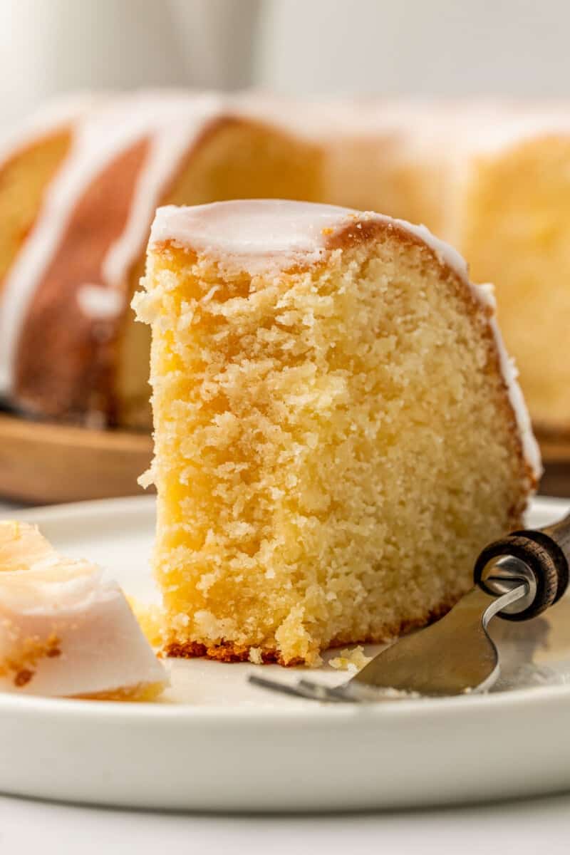 7UP Pound Cake - All Things Mamma