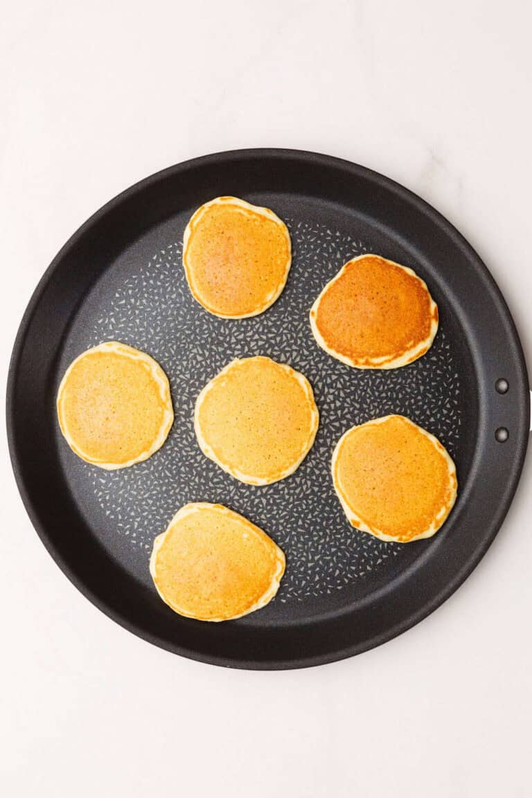 Silver Dollar Pancakes Recipe (Quick & Easy) - All Things Mamma