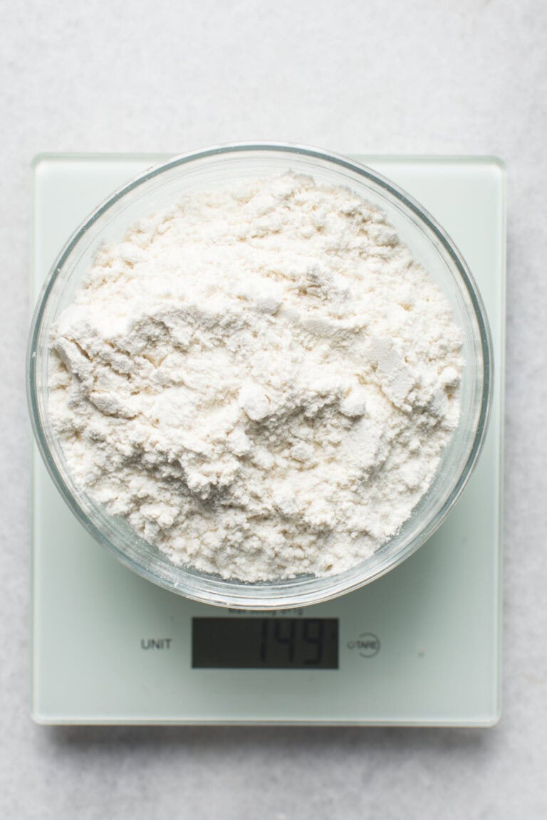 How To Measure Flour Correctly